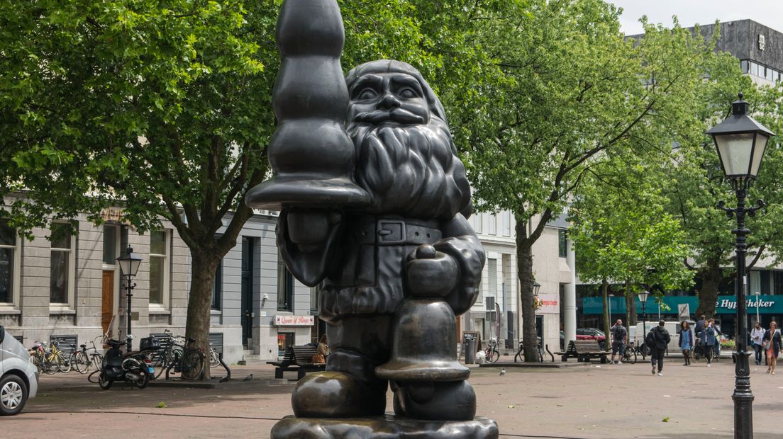 10 jaar 'Kabouter Buttplug' op het Eendrachtsplein - Rijnmond