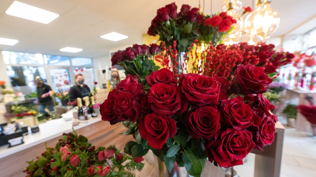 Budget om bloemetje te sturen: 'Naoberhulp is bijna verdwenen' - RTV ...