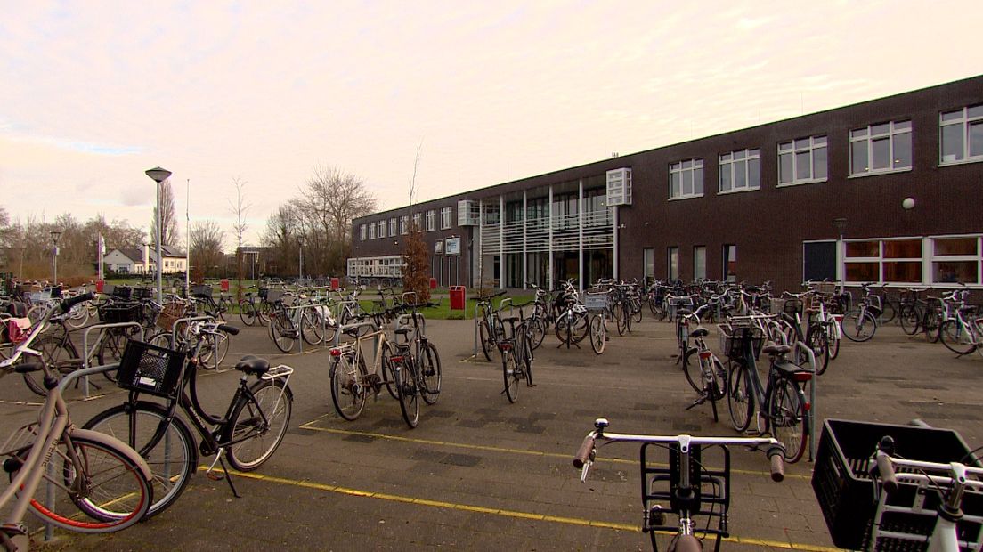 Niet alle Zeeuwse middelbare scholen morgen volledig open - Omroep Zeeland