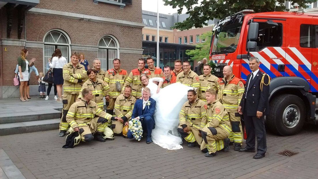 Bijzondere bruiloft voor Barneveldse brandweerman (en zijn vrouw ...
