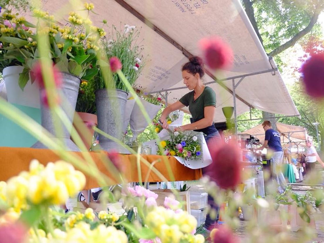 Na 10 jaar wordt de Rotterdamse Oogstmarkt een weekmarkt - Rijnmond