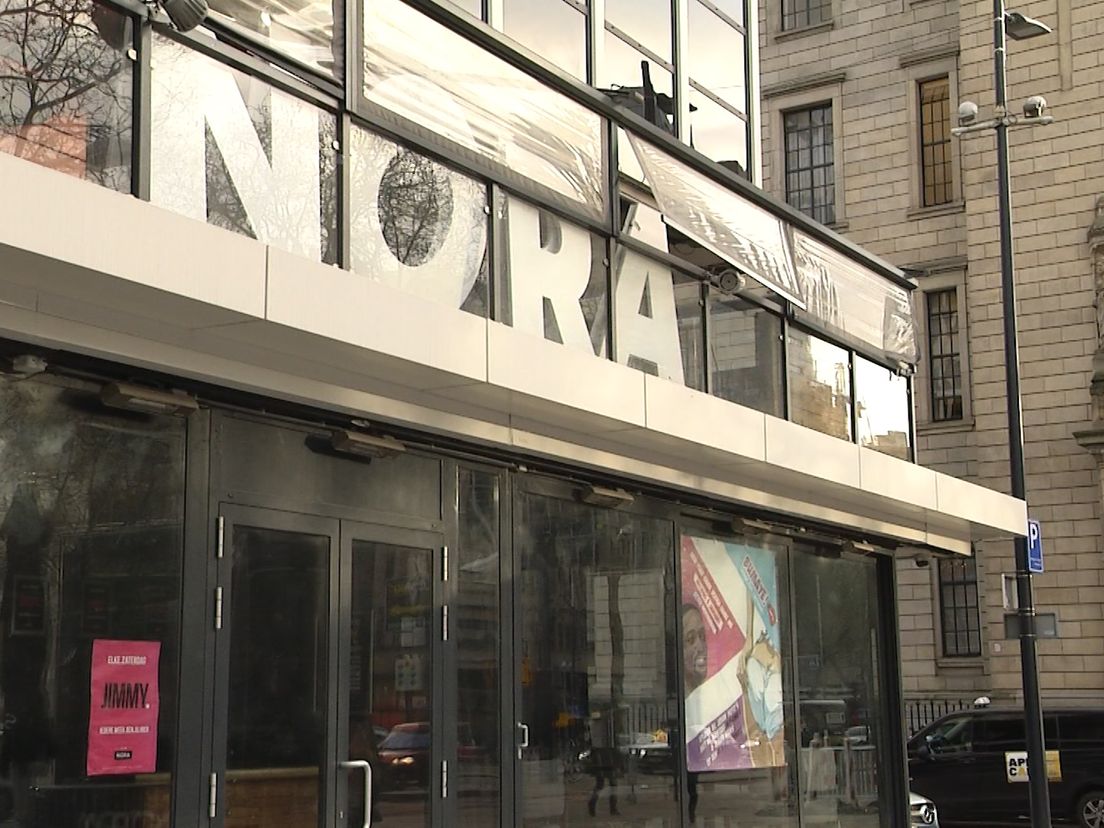 DJ April Grey gestoken door donkere man met pokdalig gezicht Rotterdam ...