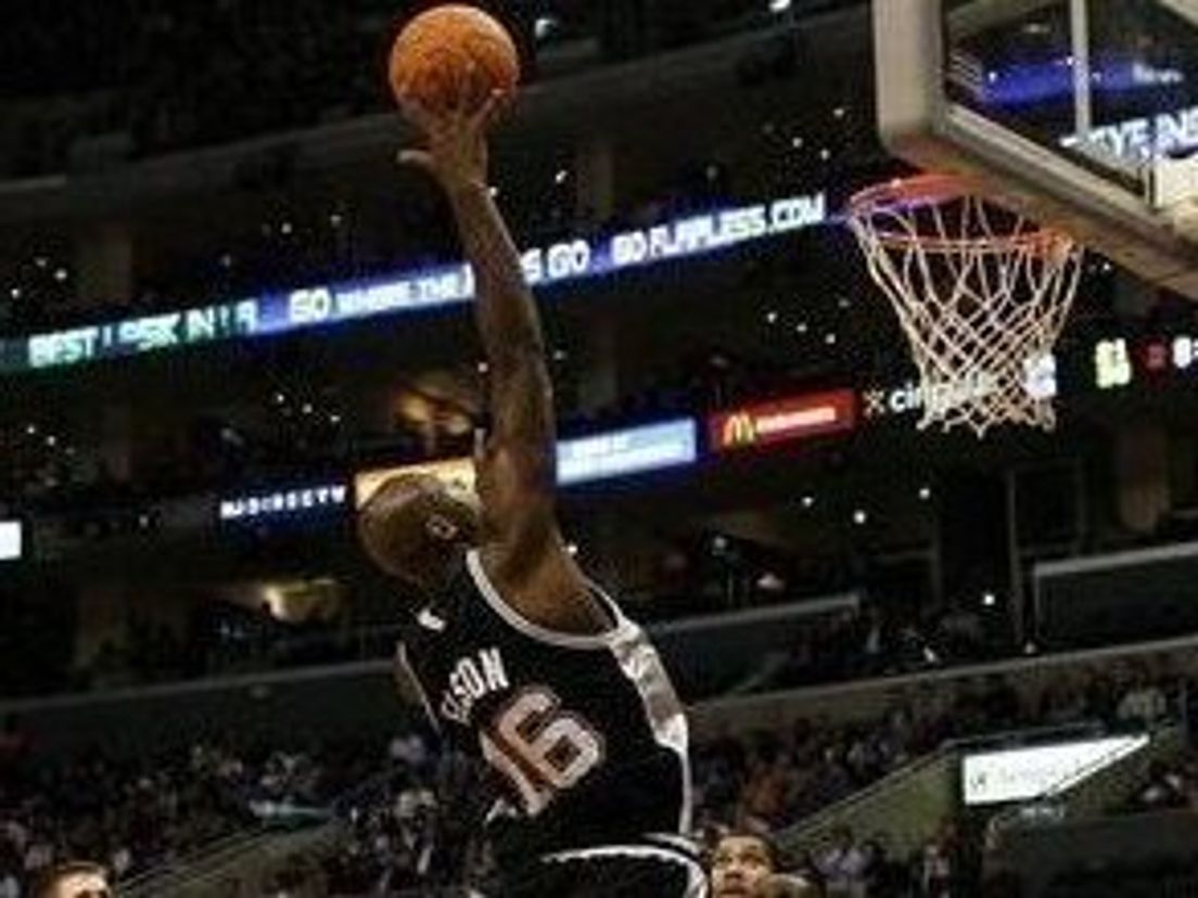 Francisco Elson verliest met Bucks - Rijnmond