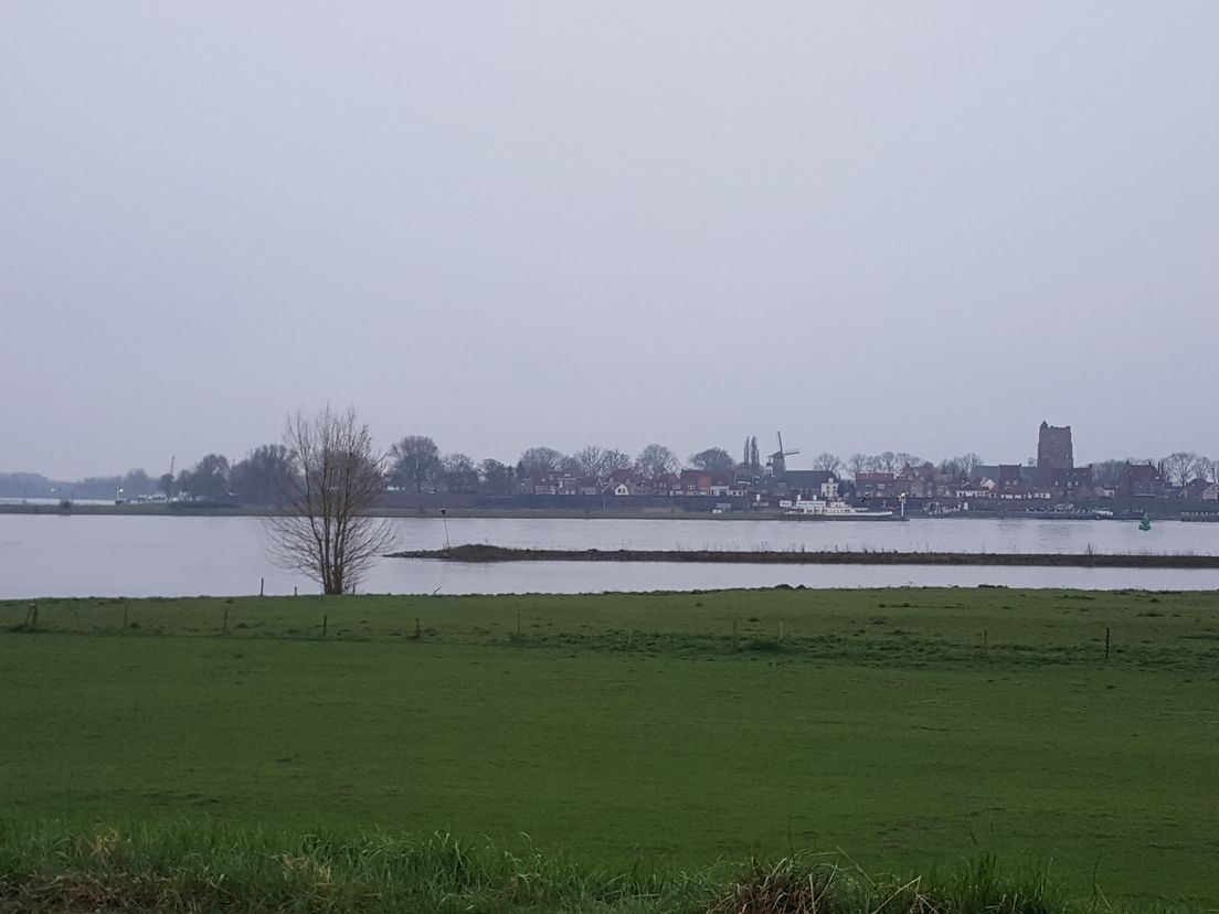Rivier de Waal veiliger gemaakt - Rijnmond