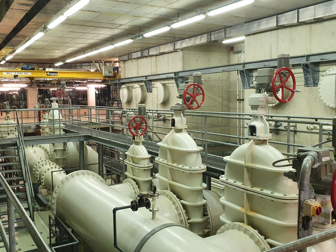 Wetenschappers duiken het riool in op zoek naar corona - Rijnmond