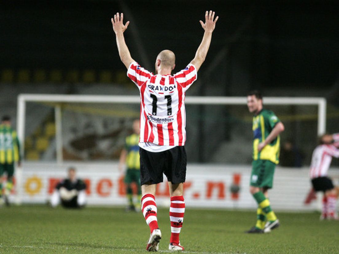 Meerdere opties Yuri Rose - Rijnmond