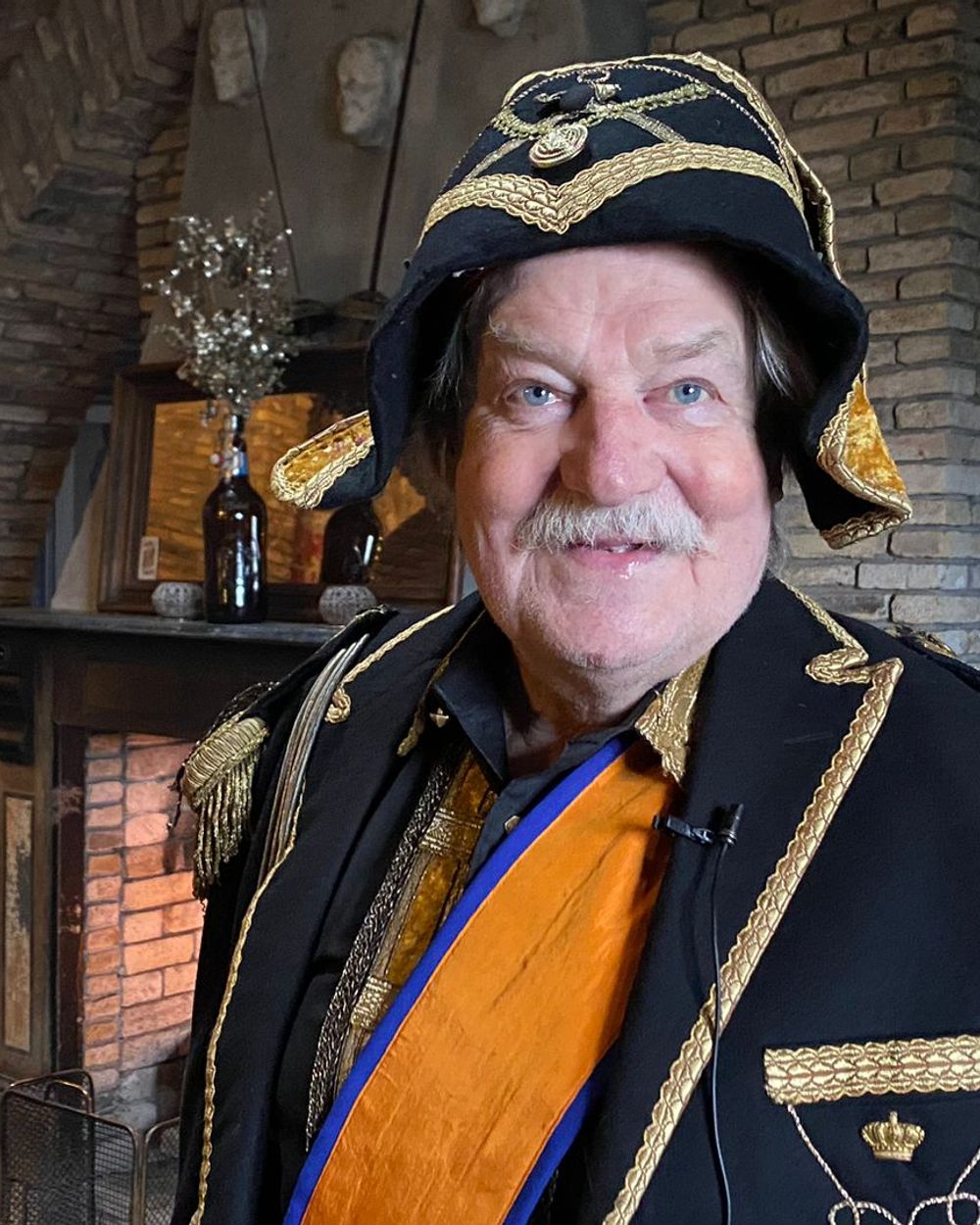 "Het is nooit af": Gerry (76) bouwt al dertig jaar een kasteel in zijn ...