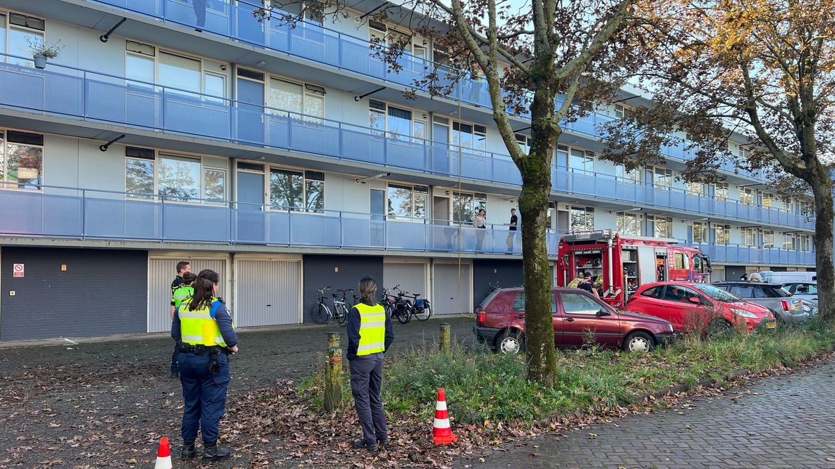 Man uit woning gehaald die hij mogelijk zelf in brand stak - Omroep ...