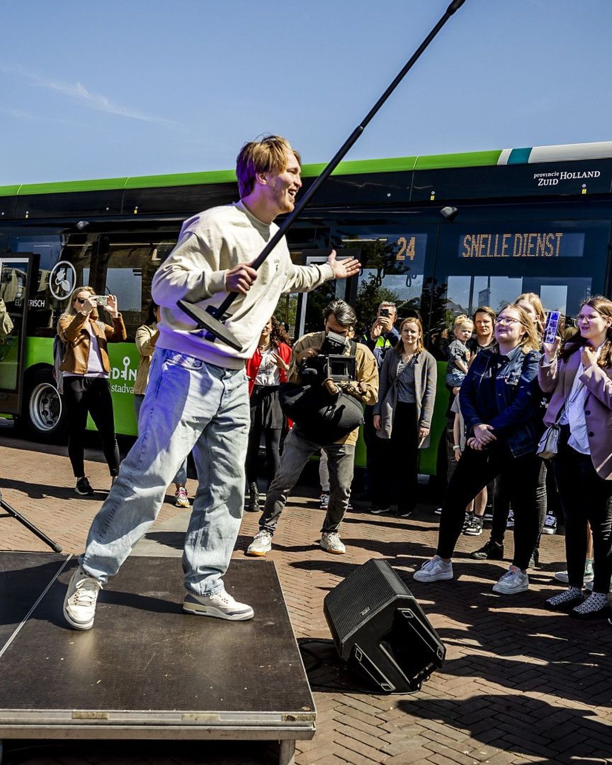 Rapper Snelle geeft met geheim optreden in Leiden een ode aan het ...