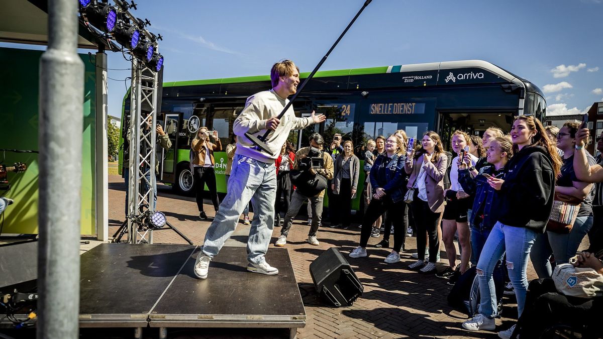 Rapper Snelle geeft met geheim optreden in Leiden een ode aan het ...