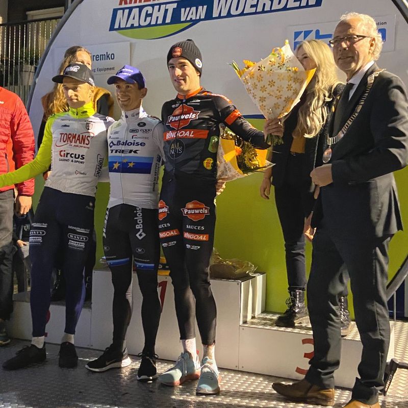 Lars van der Haar wint Nacht van Woerden, Puck Pieterse derde bij de ...