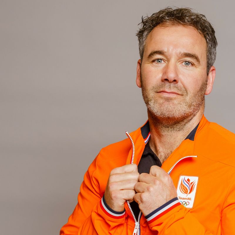 Hoofdcoach Jan van Veen uit Dwingeloo verlaat wielerbond KNWU - RTV Drenthe