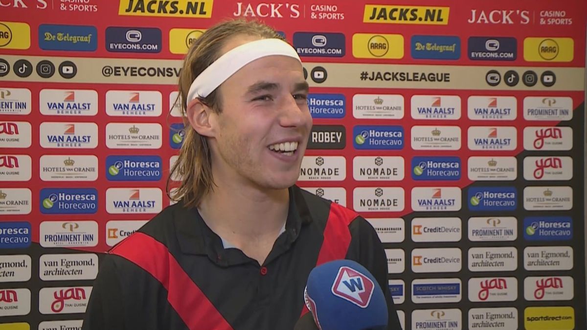 Haags 'goudhaantje' Splinter de Mooij helpt koploper AFC langs ...