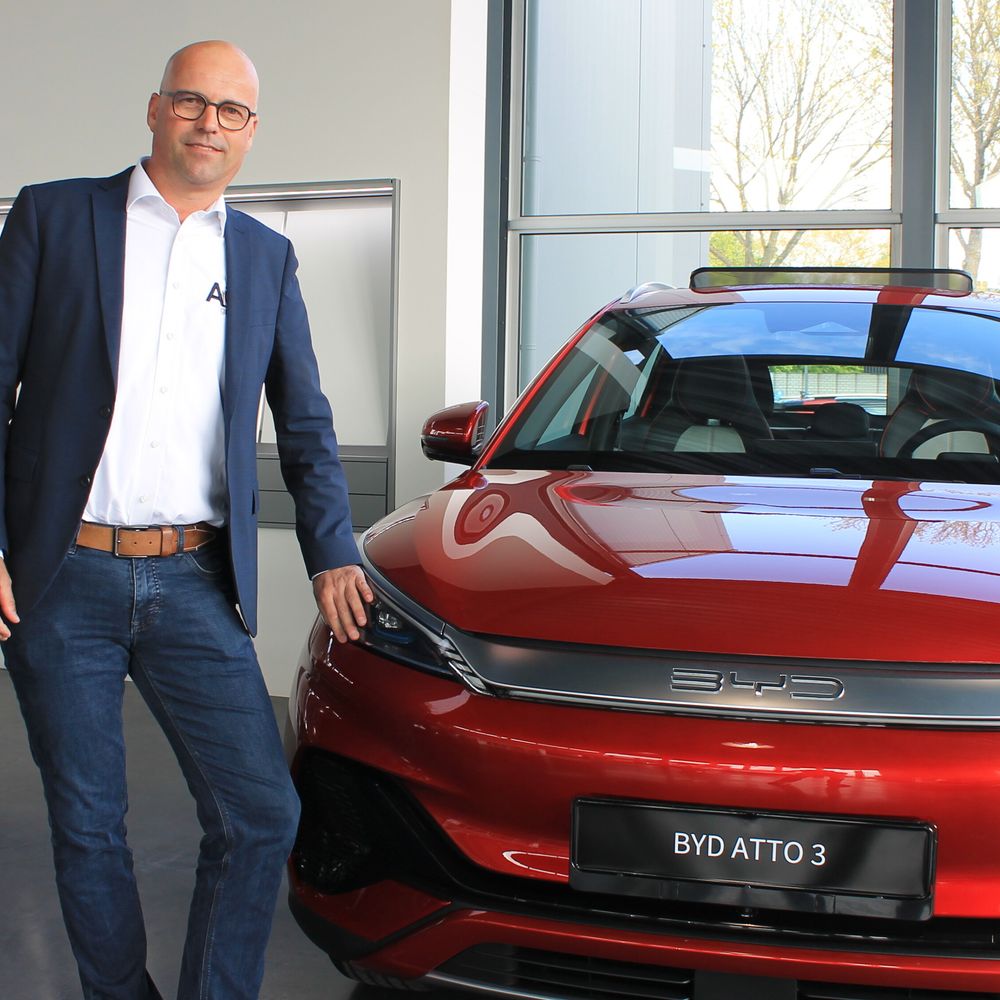 Grootste merk in elektrische auto's wereldwijd begint garage in Meppel ...