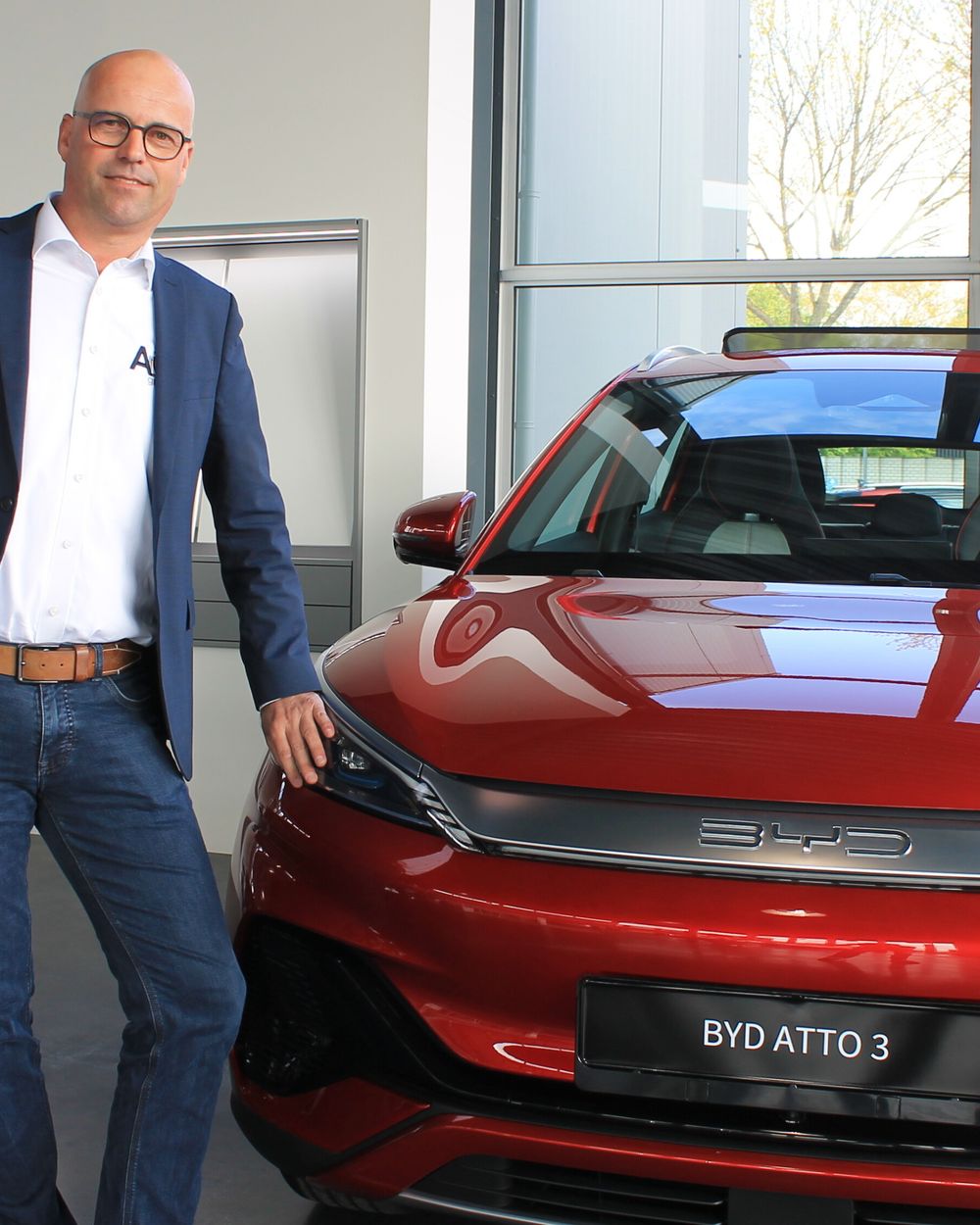 Grootste merk in elektrische auto's wereldwijd begint garage in Meppel ...