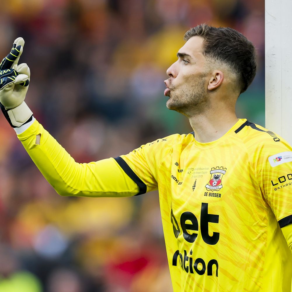 De Busser kijkt uit naar Johan Cruijff Schaal: "Kunnen weer iets speciaals doen" - Oost