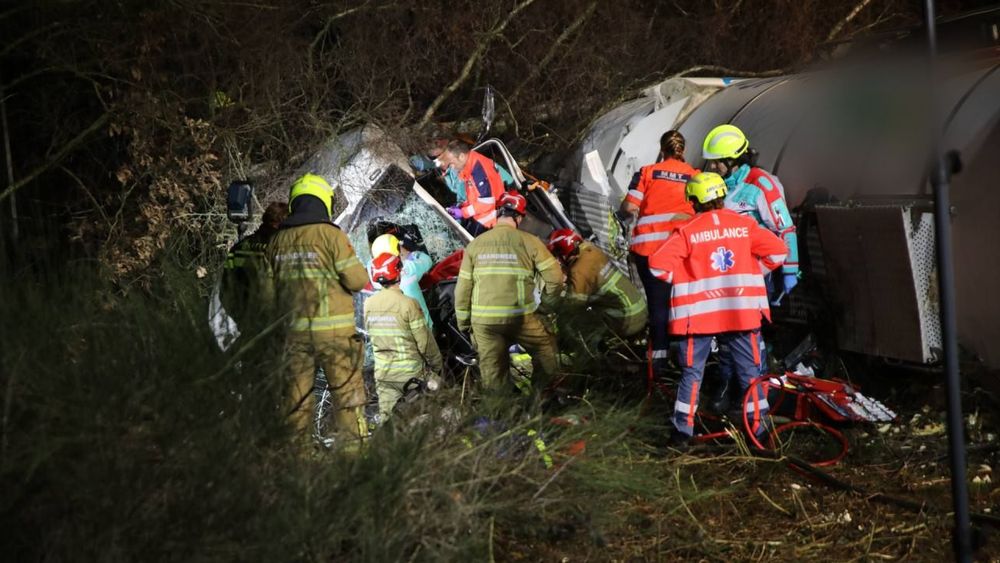 Zware crash met tankwagen: bestuurder zwaargewond - Omroep Gelderland