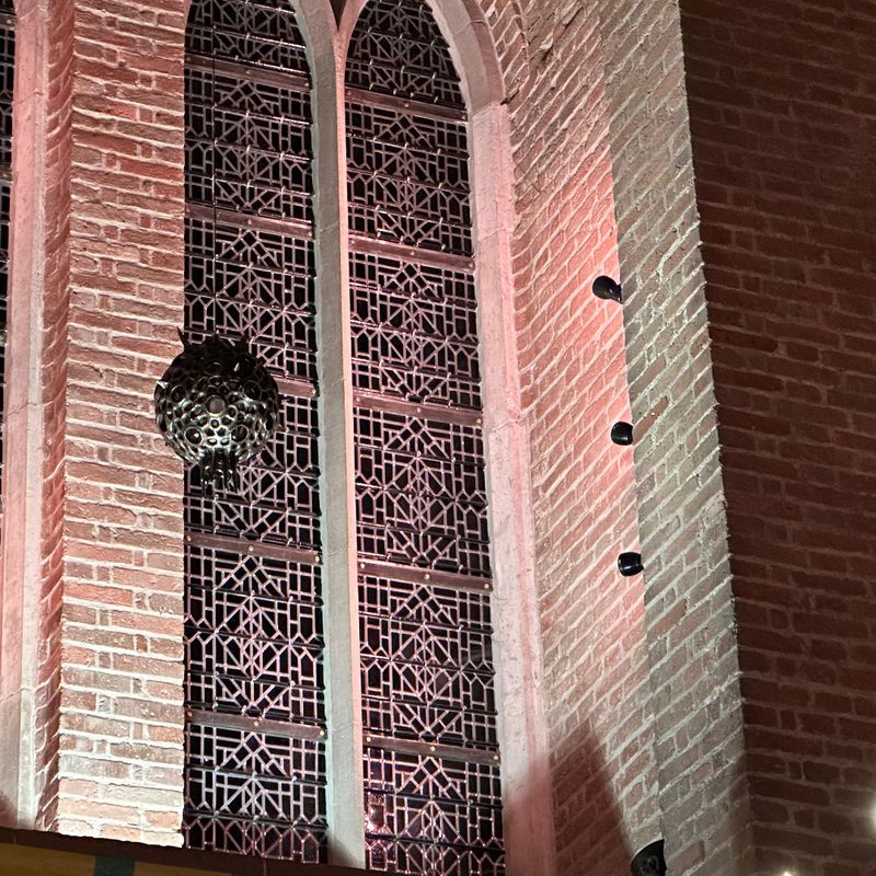 Brieven verstopt in de Dom om over 50 jaar te openen: 'Straks lees ik ...