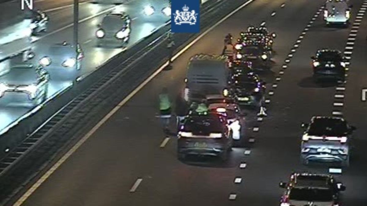 Flinke vertraging door meerdere ongevallen: A2 en A73 inmiddels weer vrij - L1 Nieuws