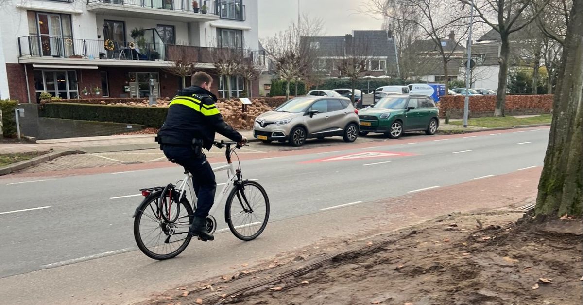 Olga geeft fiets aan politie en belandt in achtervolging - Omroep ...