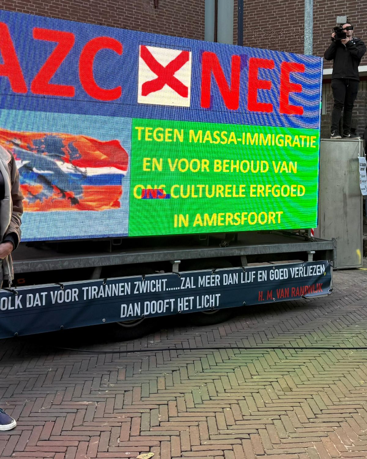 Protesten tegen azc in Amersfoort: kapen extreme partijen lokale ...