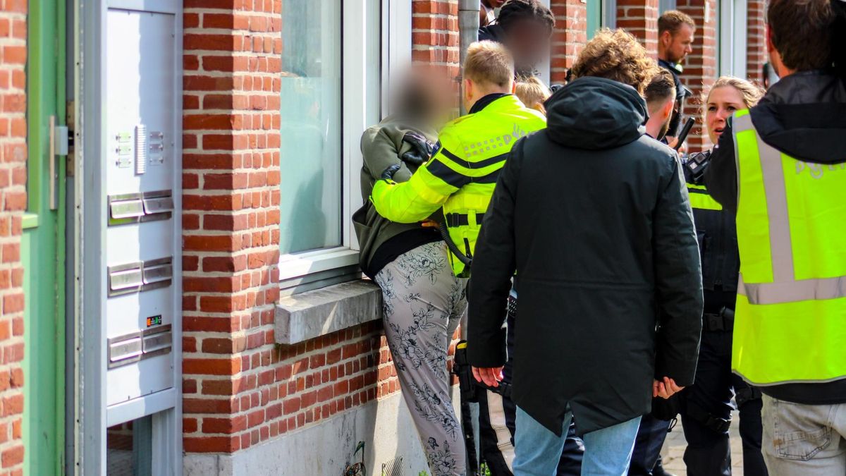 Vrouw aangereden op zebrapad | Aanvaring binnenvaartschepen bij Dordrecht en Papendrecht - Rijnmond