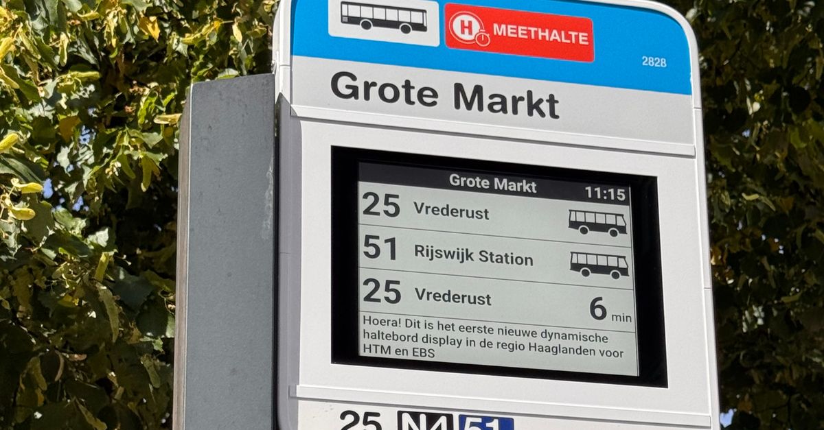 Nieuwe displayborden met actuele vertrektijden bij HTM en EBS OV bus ...