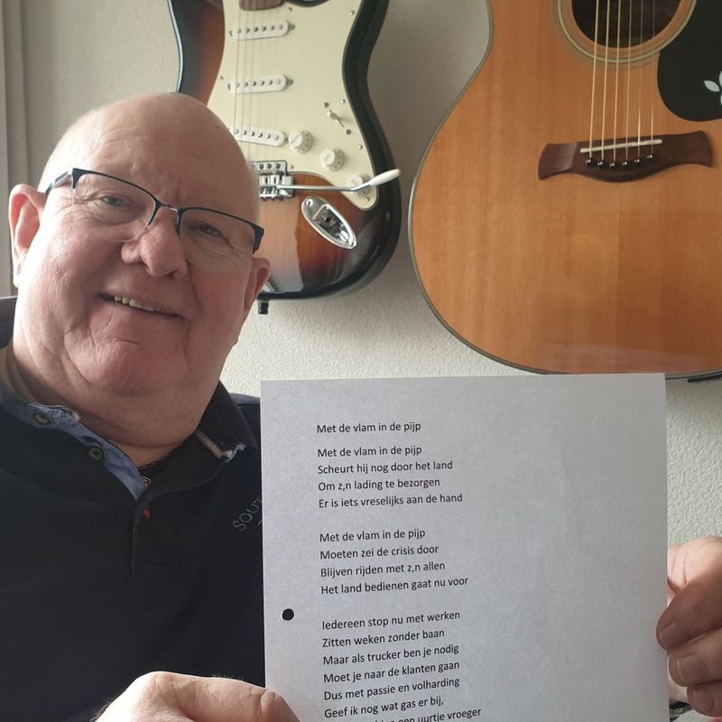 Emmer zanger Henk Wijngaard brengt biografie uit - RTV Drenthe