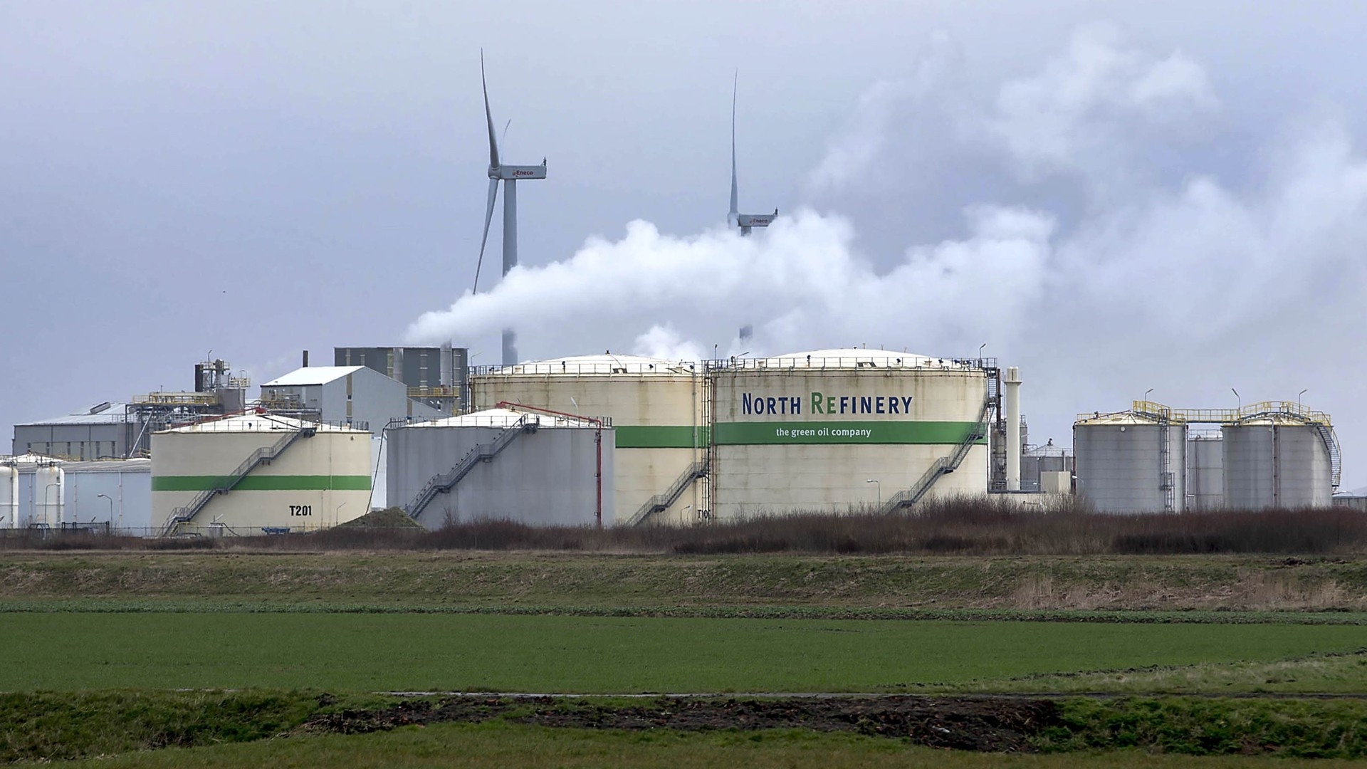Lagere straf voor oud-directeur failliete North Refinery in Farmsum ...