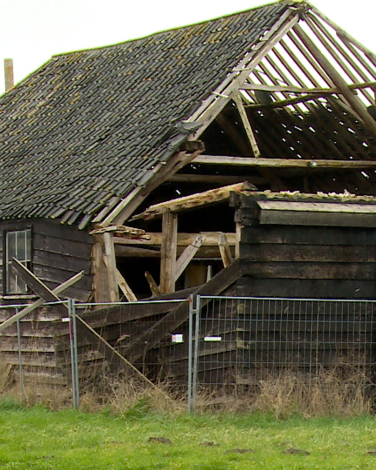 Zorgen over voortbestaan Napoleonschuur in Scharendijke - Omroep Zeeland