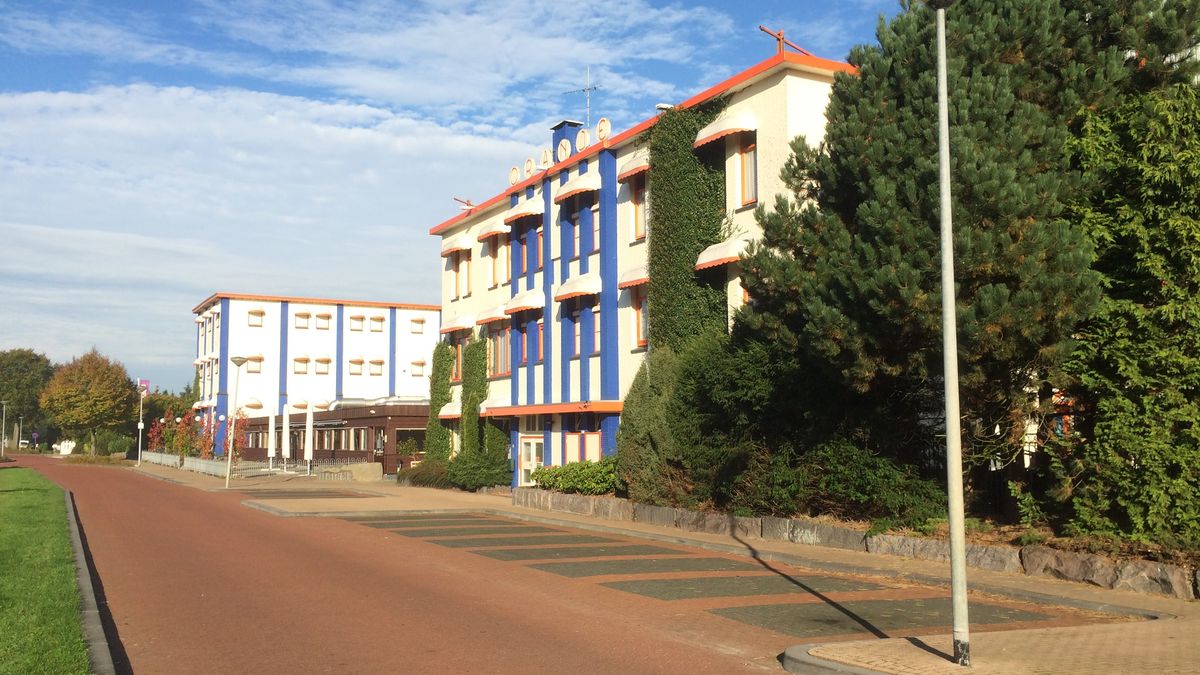 Angst in Oranje voor veel asielzoekers; Dronten omarmt uitbreiding AZC ...