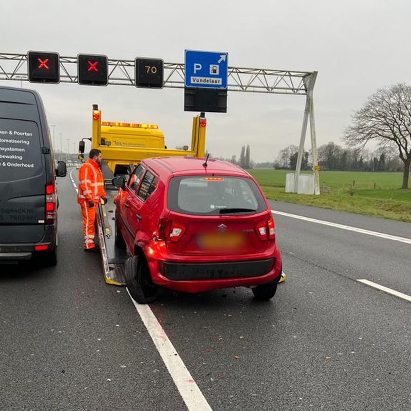 Kop-staartbotsing veroorzaakt lange file op A1 - Omroep Gelderland