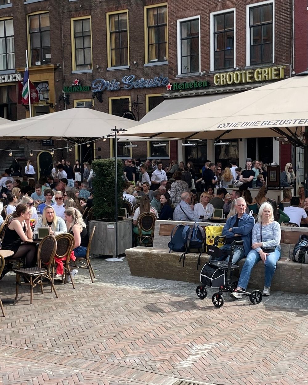 In beeld: Groningen geniet van de eerste zomerse dag van het jaar - RTV ...