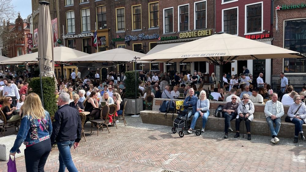 In beeld: Groningen geniet van de eerste zomerse dag van het jaar - RTV ...