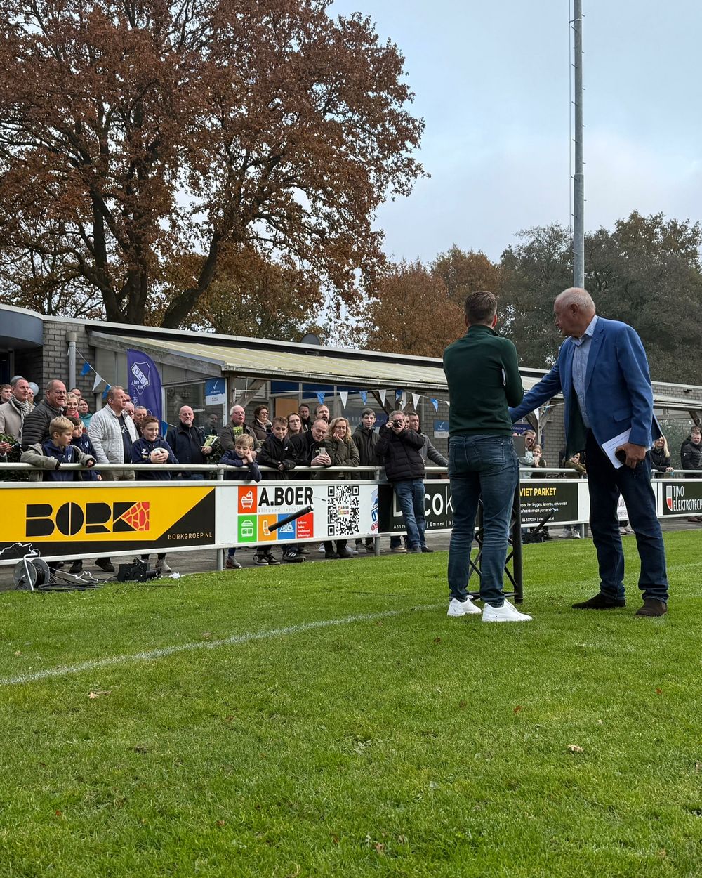 Parkeerproblemen zijn verleden tijd: vernieuwd sportpark vv LEO in Loon ...