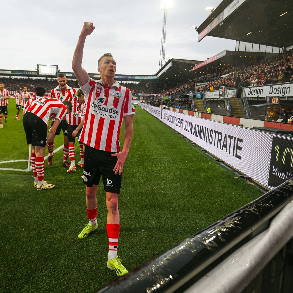 Sparta geeft voorsprong uit handen tegen zwalkend Ajax - Rijnmond