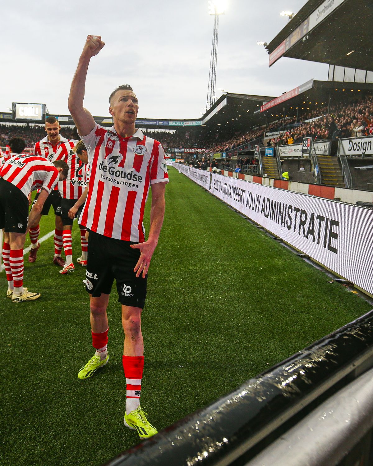 Sparta geeft voorsprong uit handen tegen zwalkend Ajax - Rijnmond