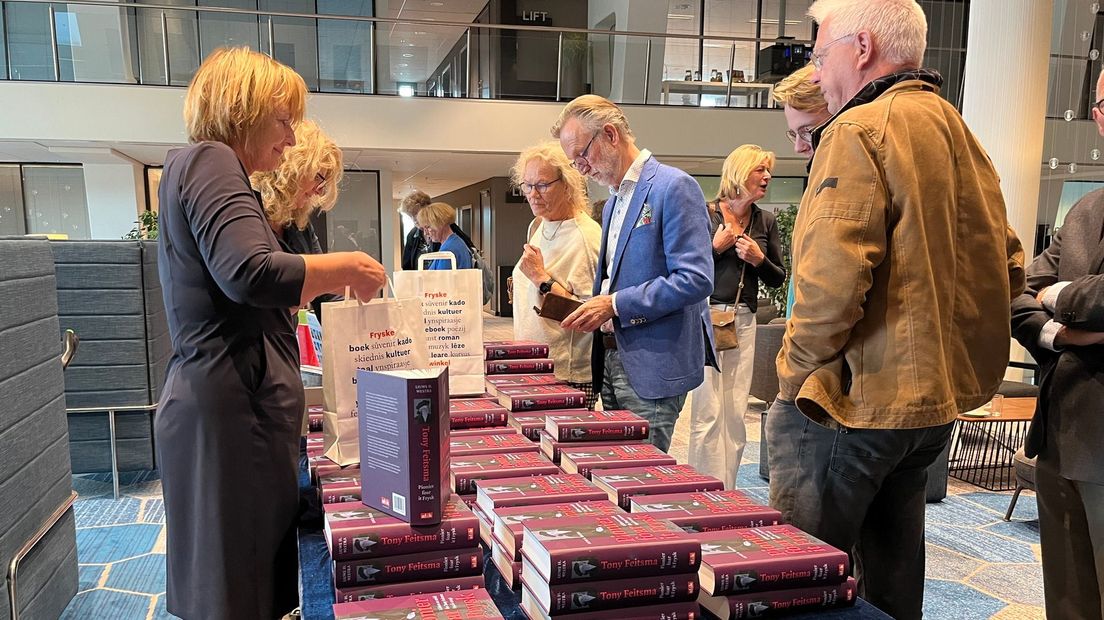 Feitsma-biografie op Frisian Humanities-conferentie gepresenteerd ...