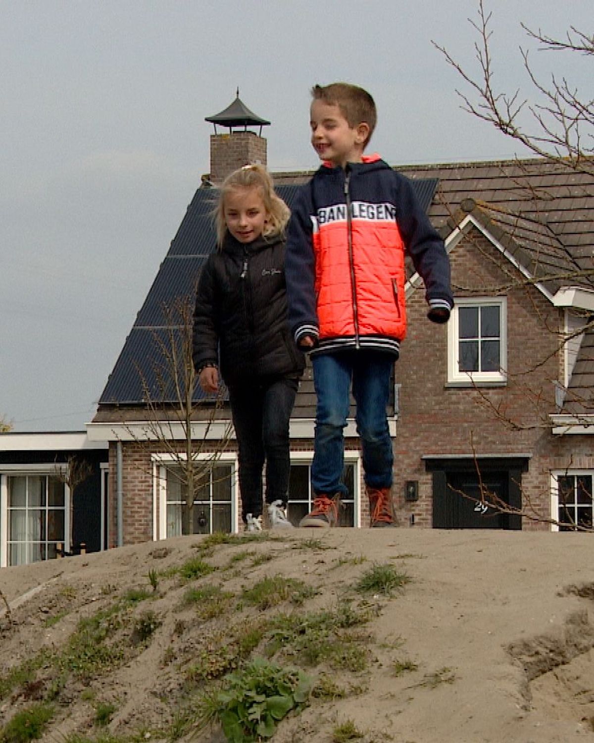 Vergroend schoolplein bevalt goed, maar de aanleg was wél een zware ...