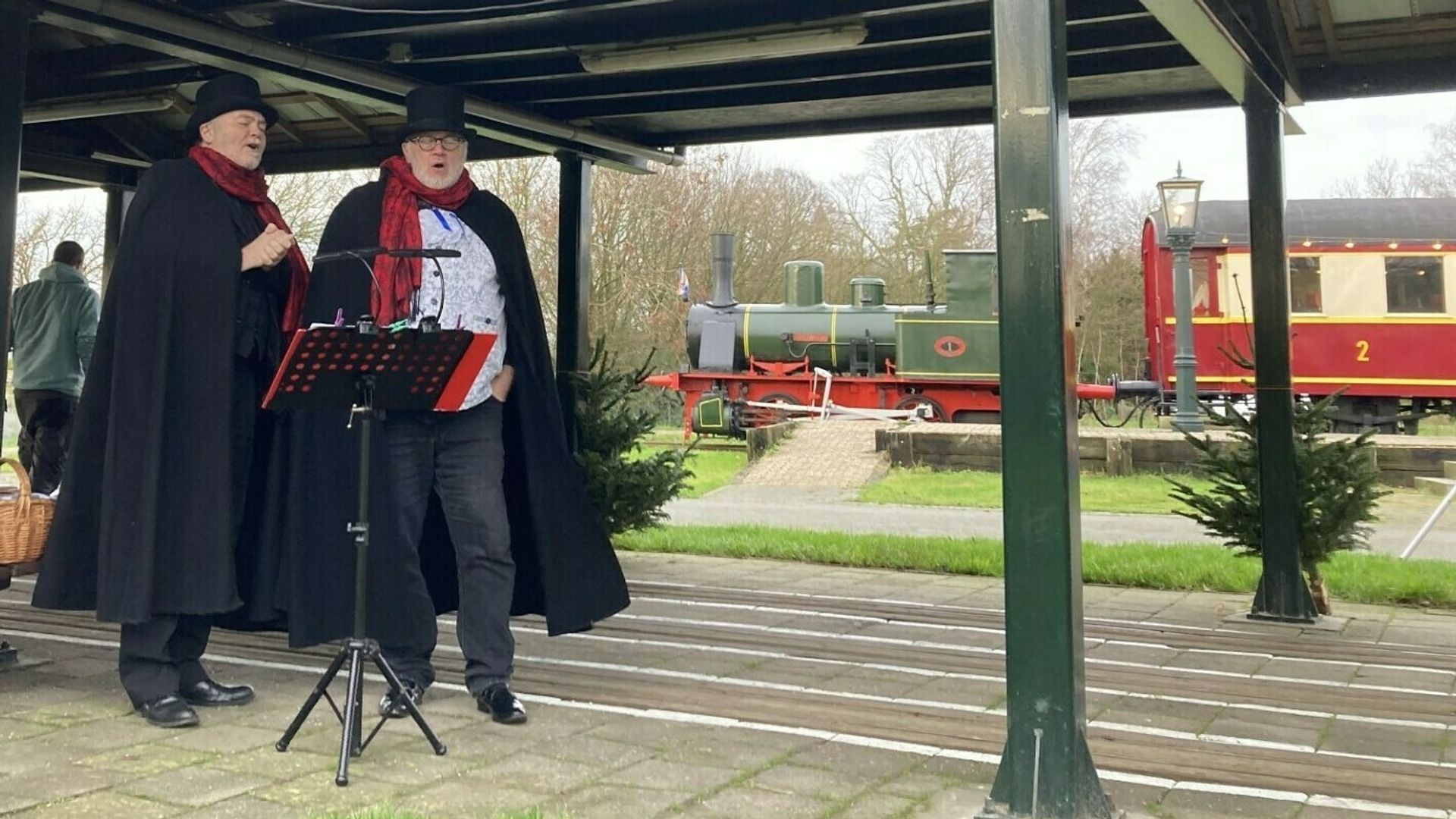 Speciale kerstritjes met 'ome Ceesje' brengen treinreizigers in ...