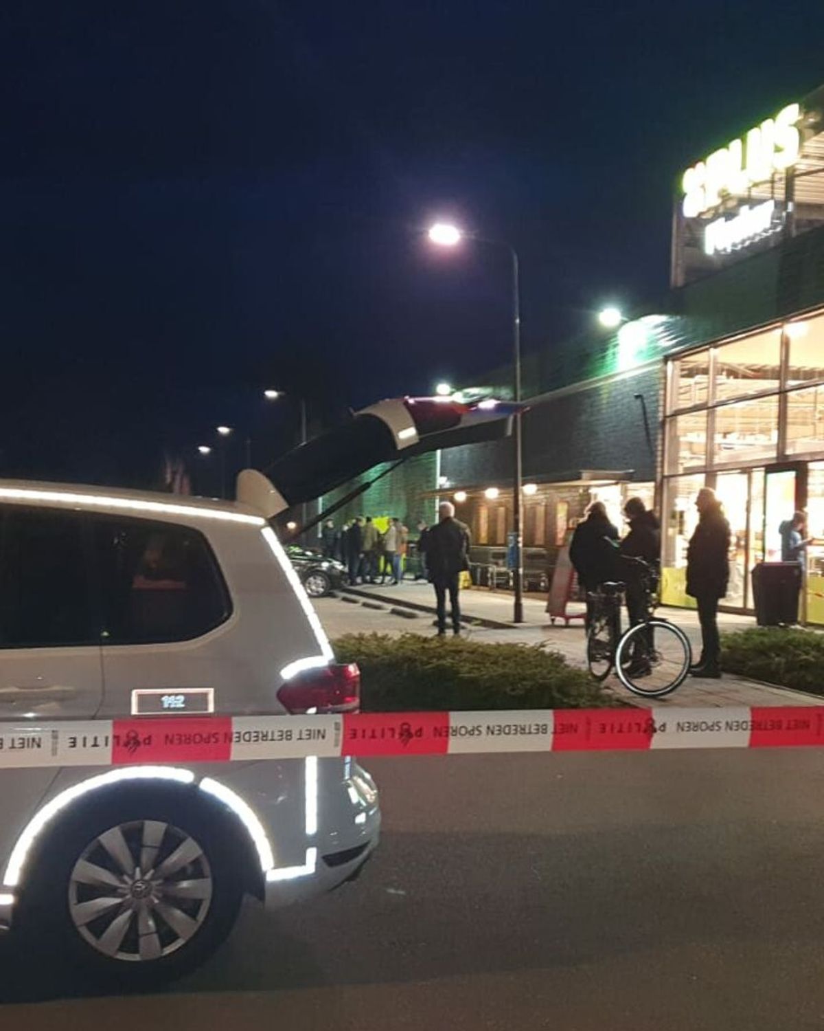 Schietpartij bij supermarkt in Klazienaveen, minderjarige verdachte aangehouden - RTV Drenthe