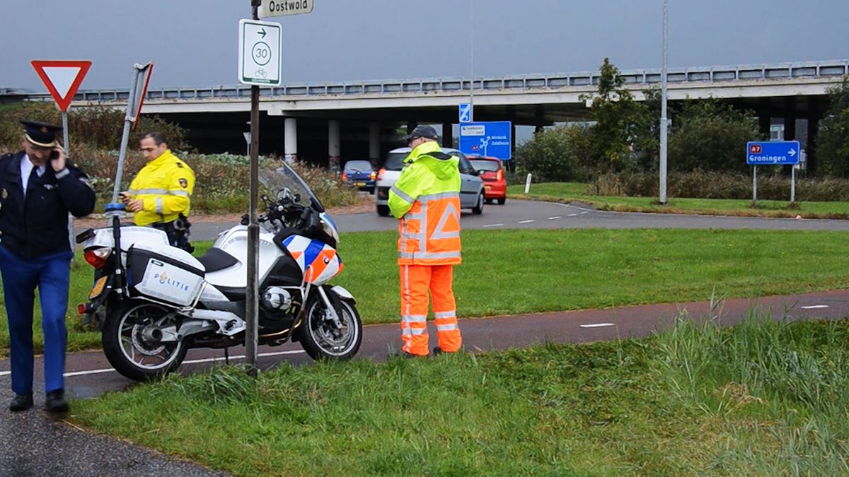 Motoragent onderuit bij Leek - RTV Drenthe