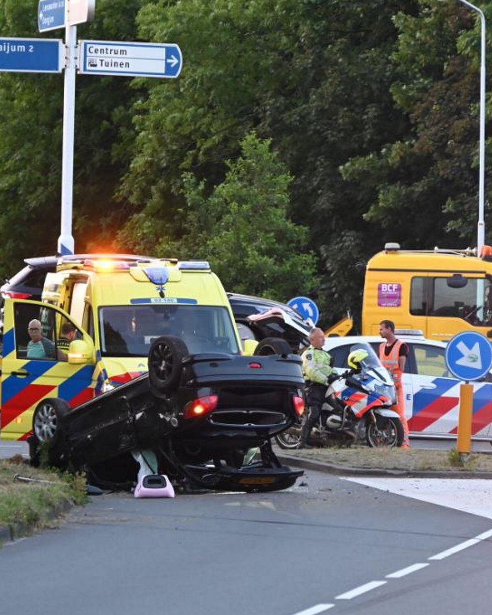 112-nieuws 28 juni: Auto over de kop in Franeker | Bestuurder rijdt door na aanrijding in ...