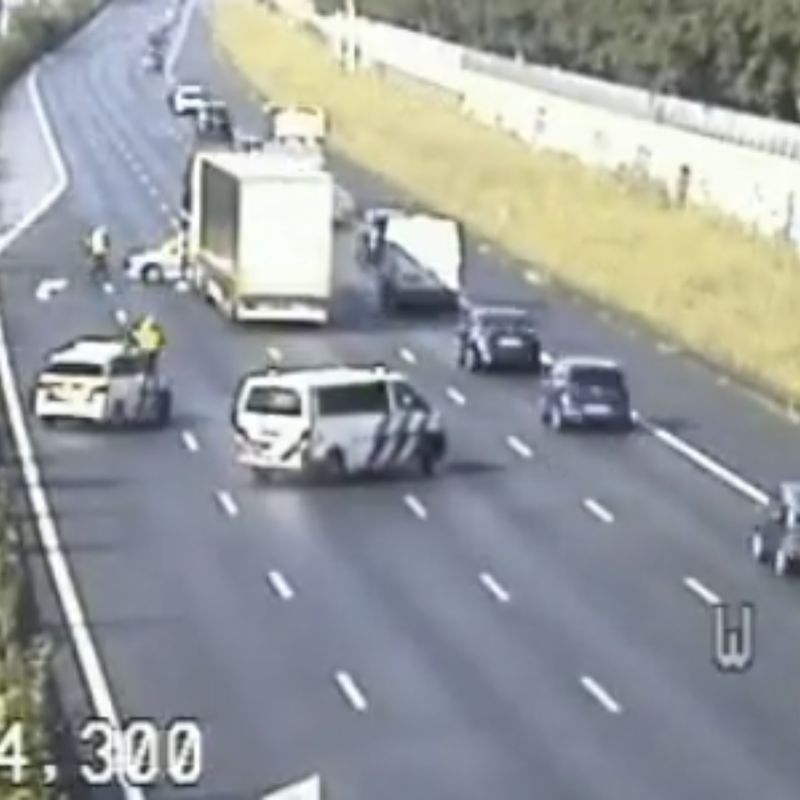 Twee rijstroken op de A20 afgesloten na ongeval - Rijnmond