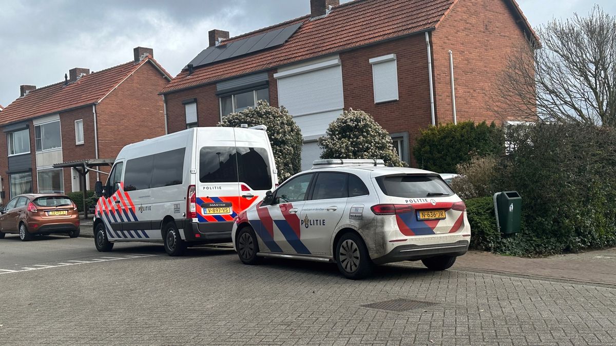 Lichaam gevonden in woning Haelen: politie doet onderzoek - L1 Nieuws