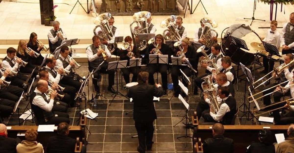 Brassband Limburg en Brassband Merum in het Klassieke Concert - L1