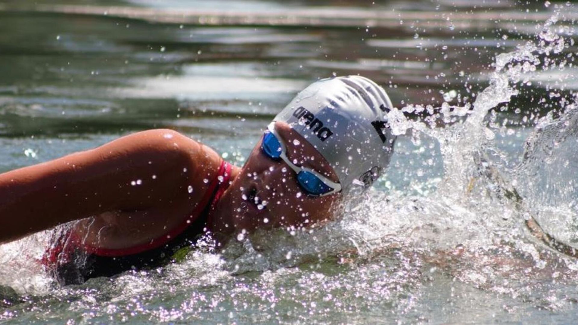 Djelaysa Buunk (13) wil alleen maar zwemmen (en weer Nederlands ...