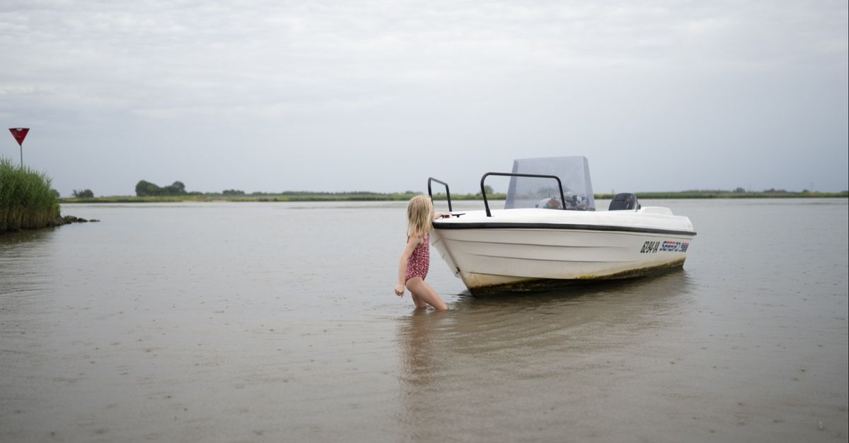 Fotografe uit Sliedrecht legt onzichtbare vervuiling door Chemours vast ...