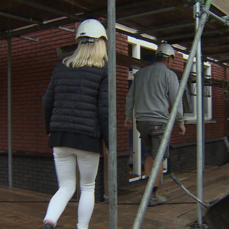 Gerben bouwt huis voor dochter - Rijnmond