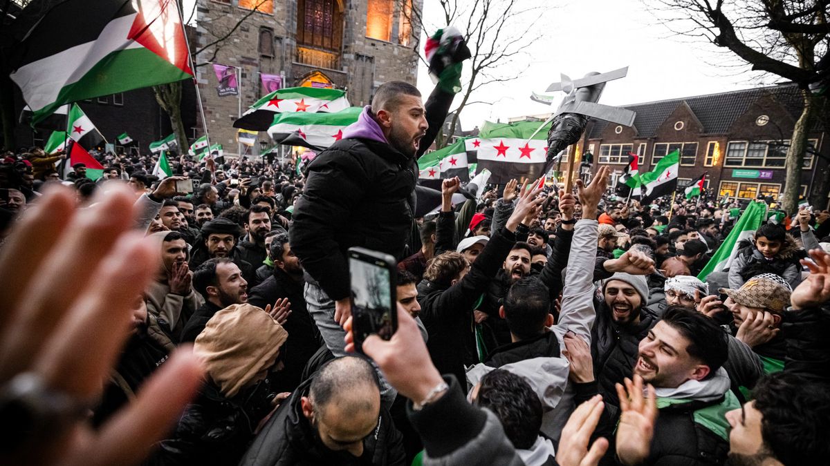 Ongeloof en vreugde over ondergang Assad in Syrië: 'Die hond is ...